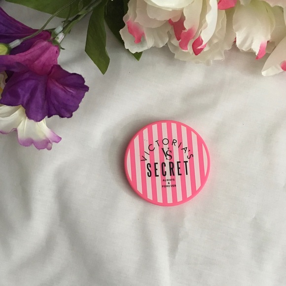 Victoria's Secret | Accessories | Bogo Victorias Secret Swivel Close ...